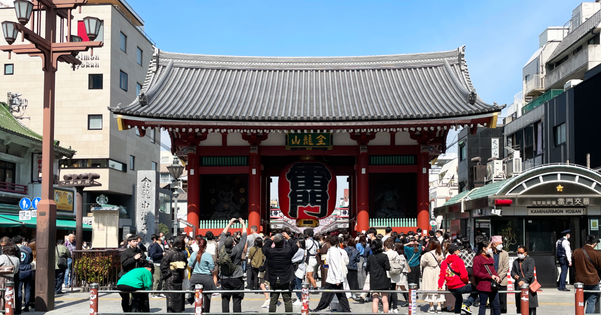【Easy to walk on!】A photo guide to how to get to “Kaminarimon” from ...